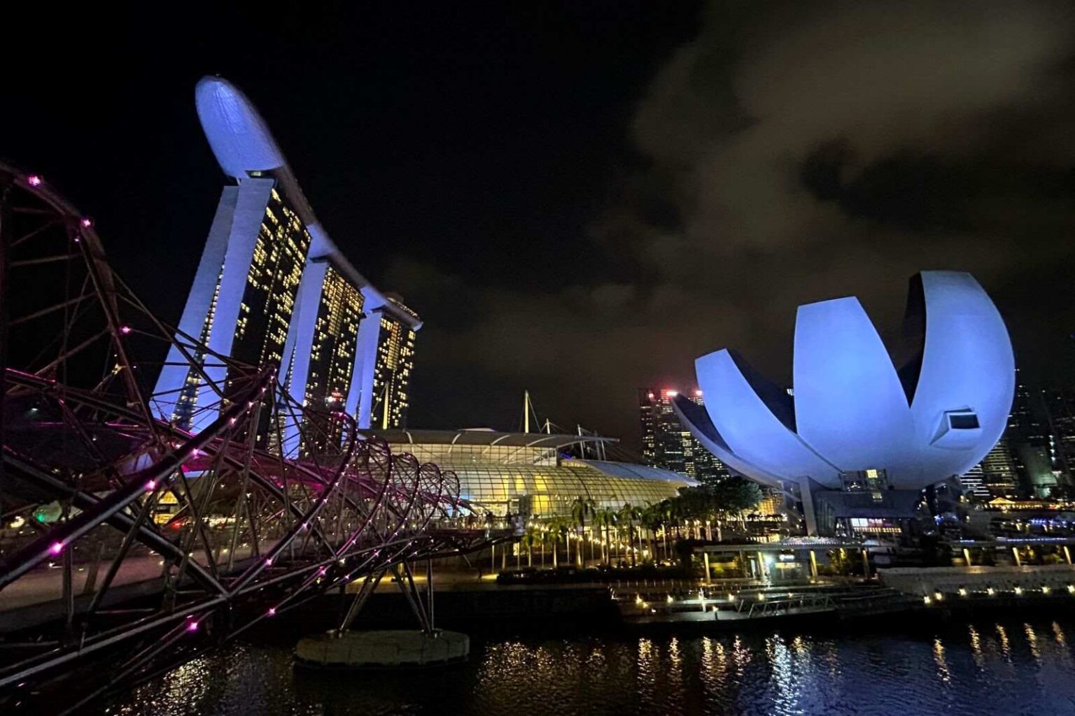 Marina Bay Promenade Visitor Guide: Best Walk, Helix Bridge ...